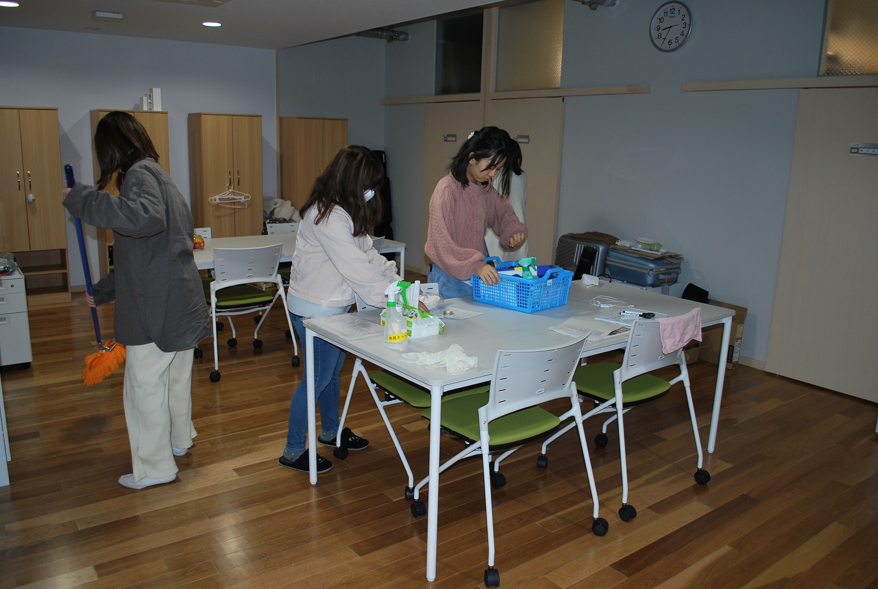 Cleaning in the dormitory (Dormitory Event) | National Institute of ...